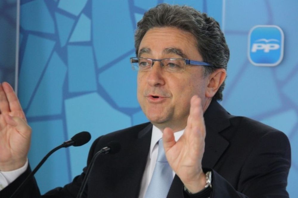 El portavoz del PP, Enric Millo Rocher, renuncia al acta de diputado ...