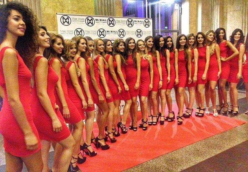 Miss World Cataluña 2017 viste de gala la Estación de Francia de ...