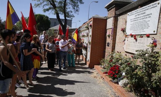 El Partido Comunista de España rinde homenaje a "Las Trece Rosas", 78 ...