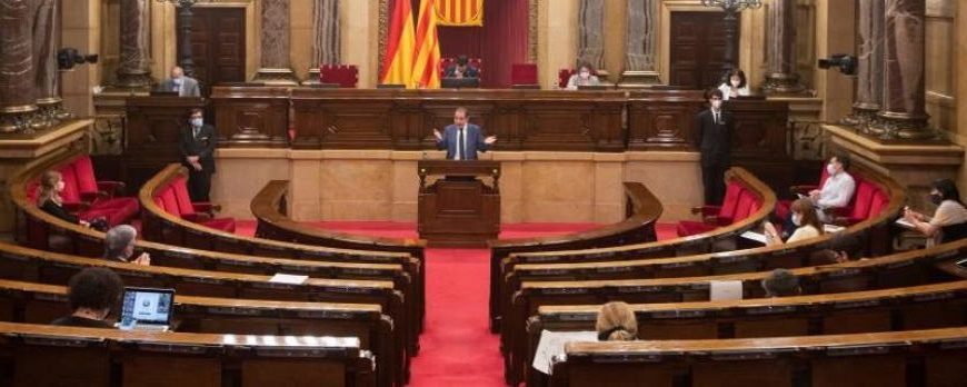 El personal del Parlamento autonómico de Cataluña apoya la legalidad y ...