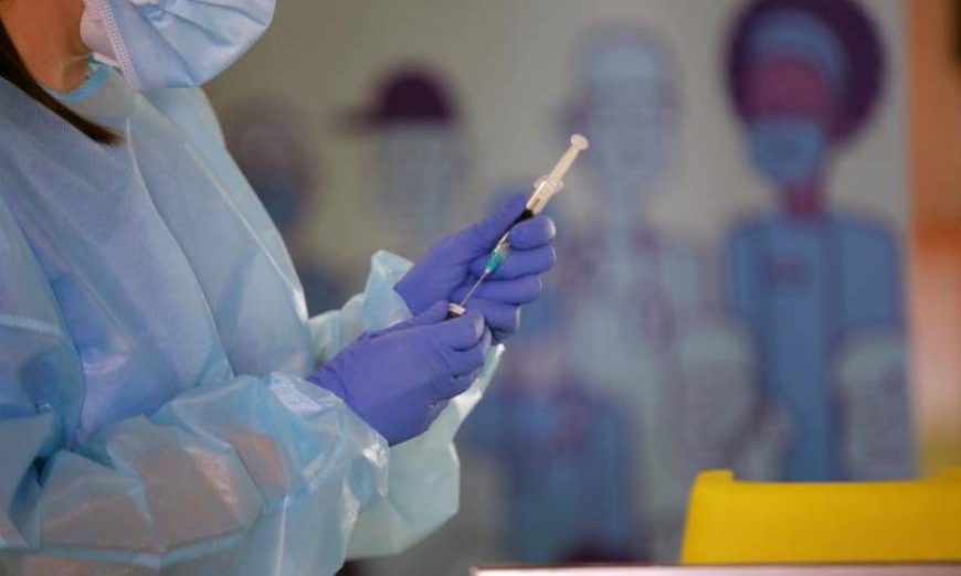 España inicia la vacunación con 9.750 dosis de Cominarty (vacuna Pfizer ...