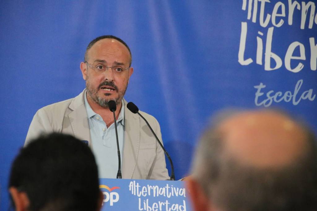 Fernández: "Sánchez es ya el único salvavidas que le queda a un ...